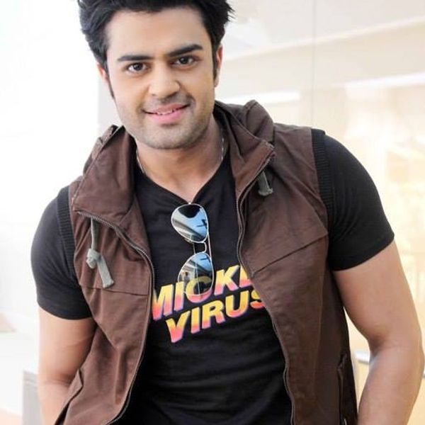 Manish Paul Body