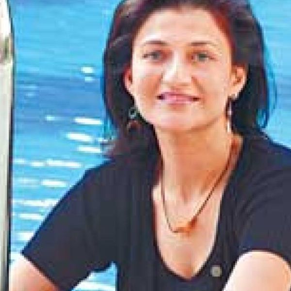 Sarika Thakur Hot