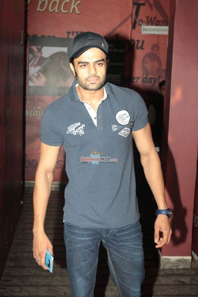Manish Paul Body