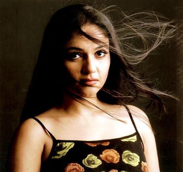 Gracy Singh Wallpaper Hd