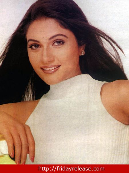 Gracy Singh Wallpaper Hd