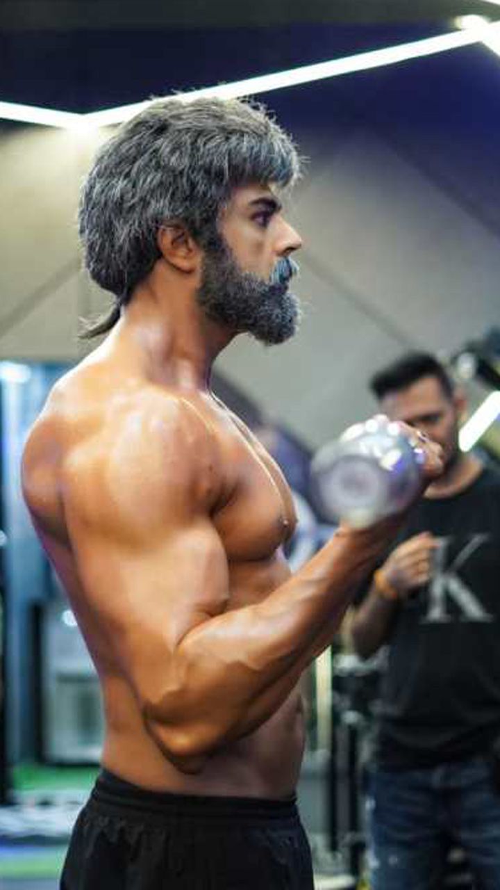 Randeep Hooda Body